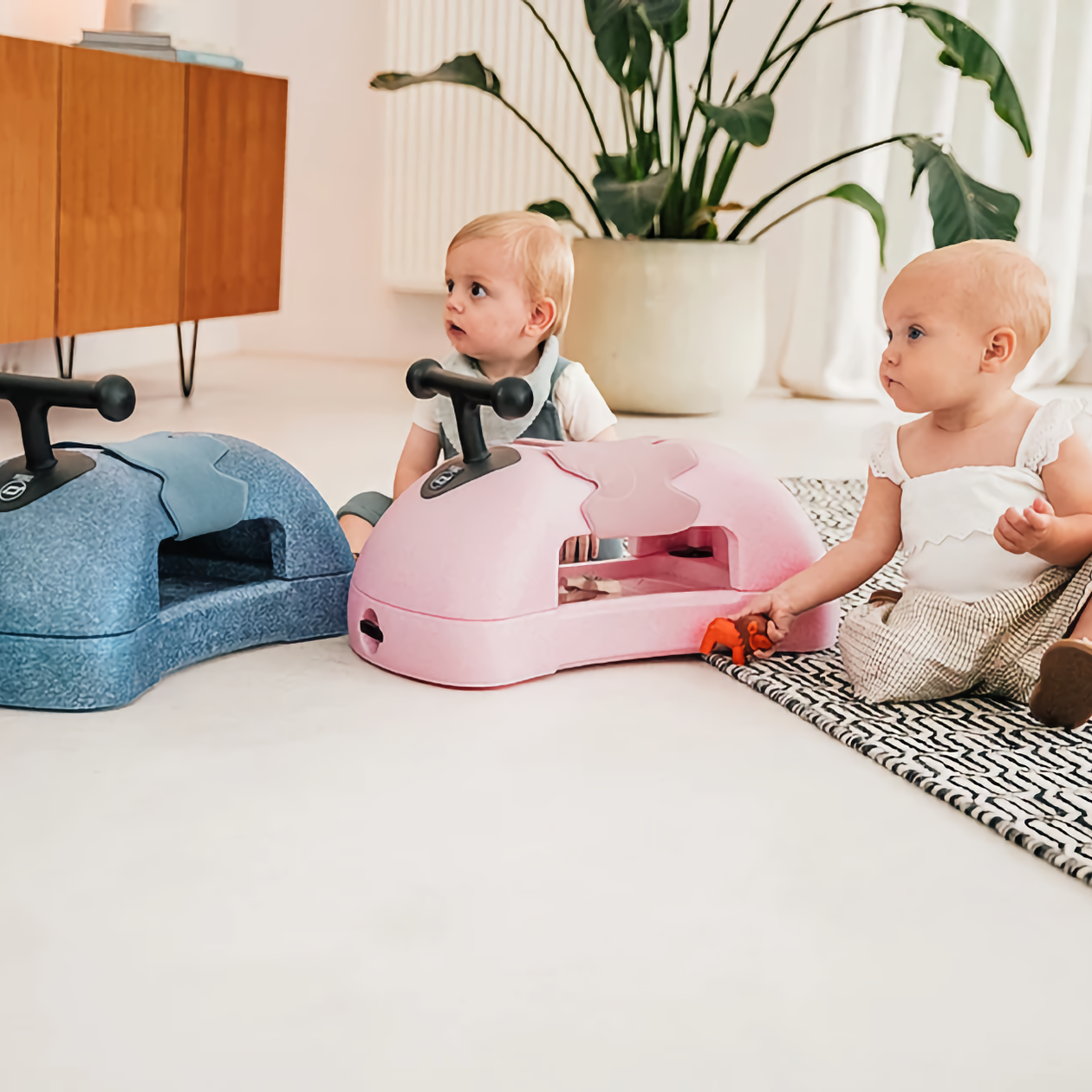 Das große Krabbeln - sich hochziehen, rutschen, rollen und laufen lern– danholt international